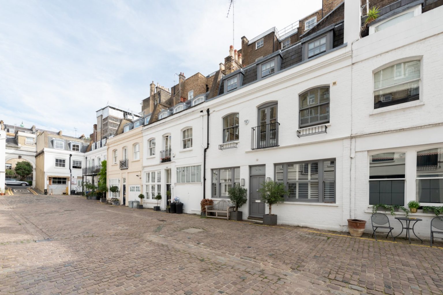 Discover Petersham Place, Kensington, London, SW7