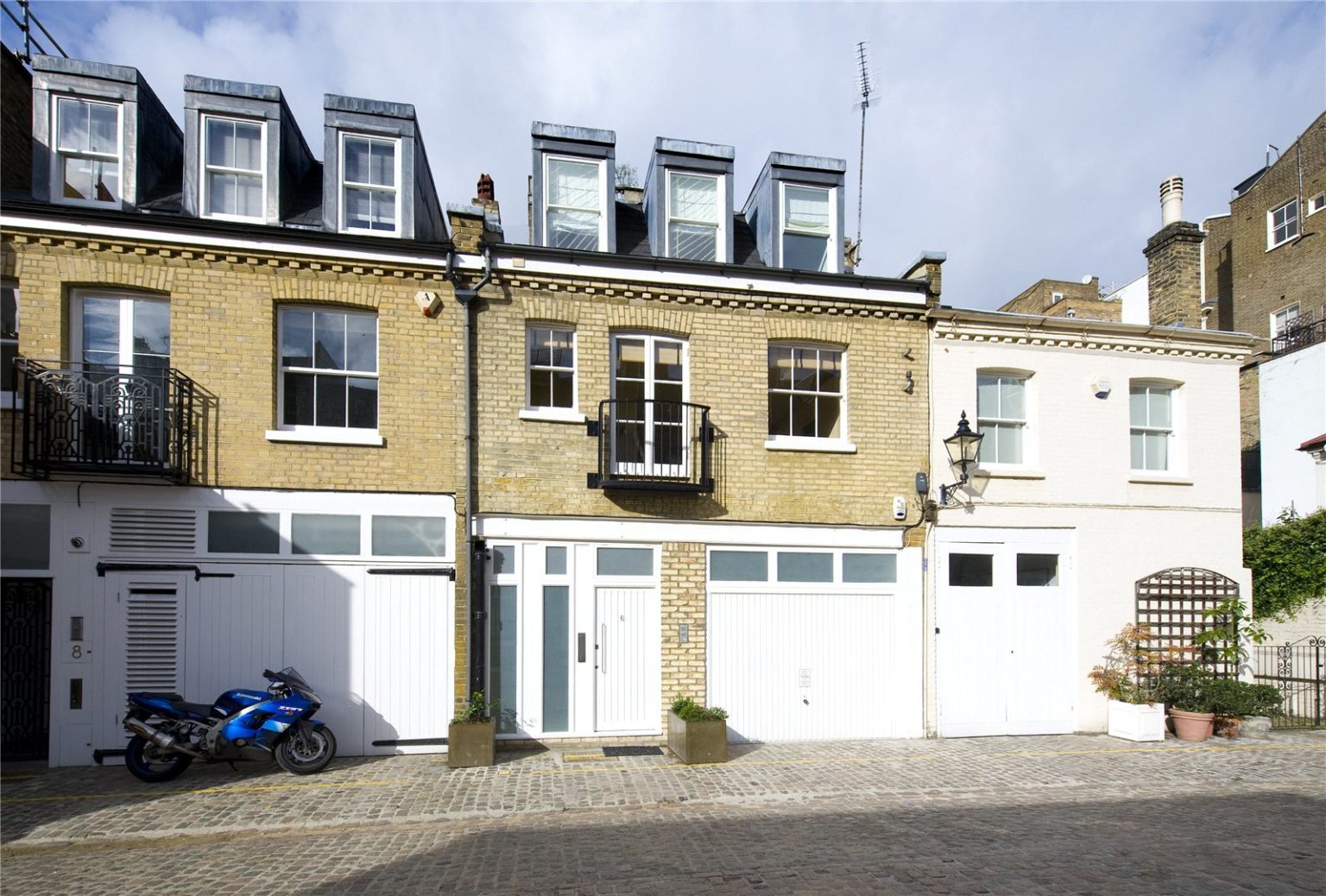 Discover Queen's Gate Place Mews, Kensington, London, SW7 5BG