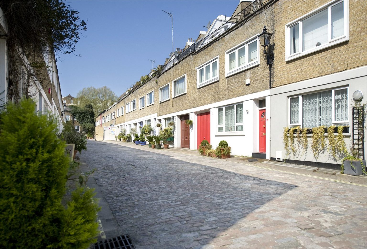 Discover Queens Mews, Bayswater, London, W2