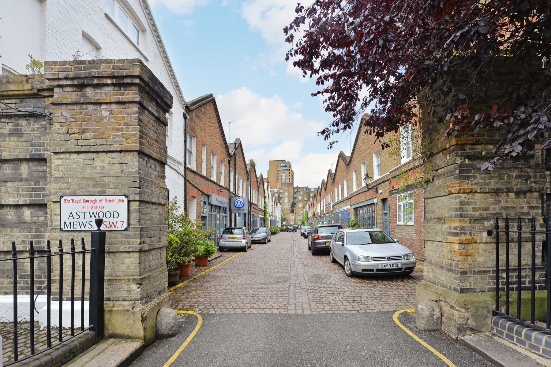 Understanding Mews Arches | Lurot Brand