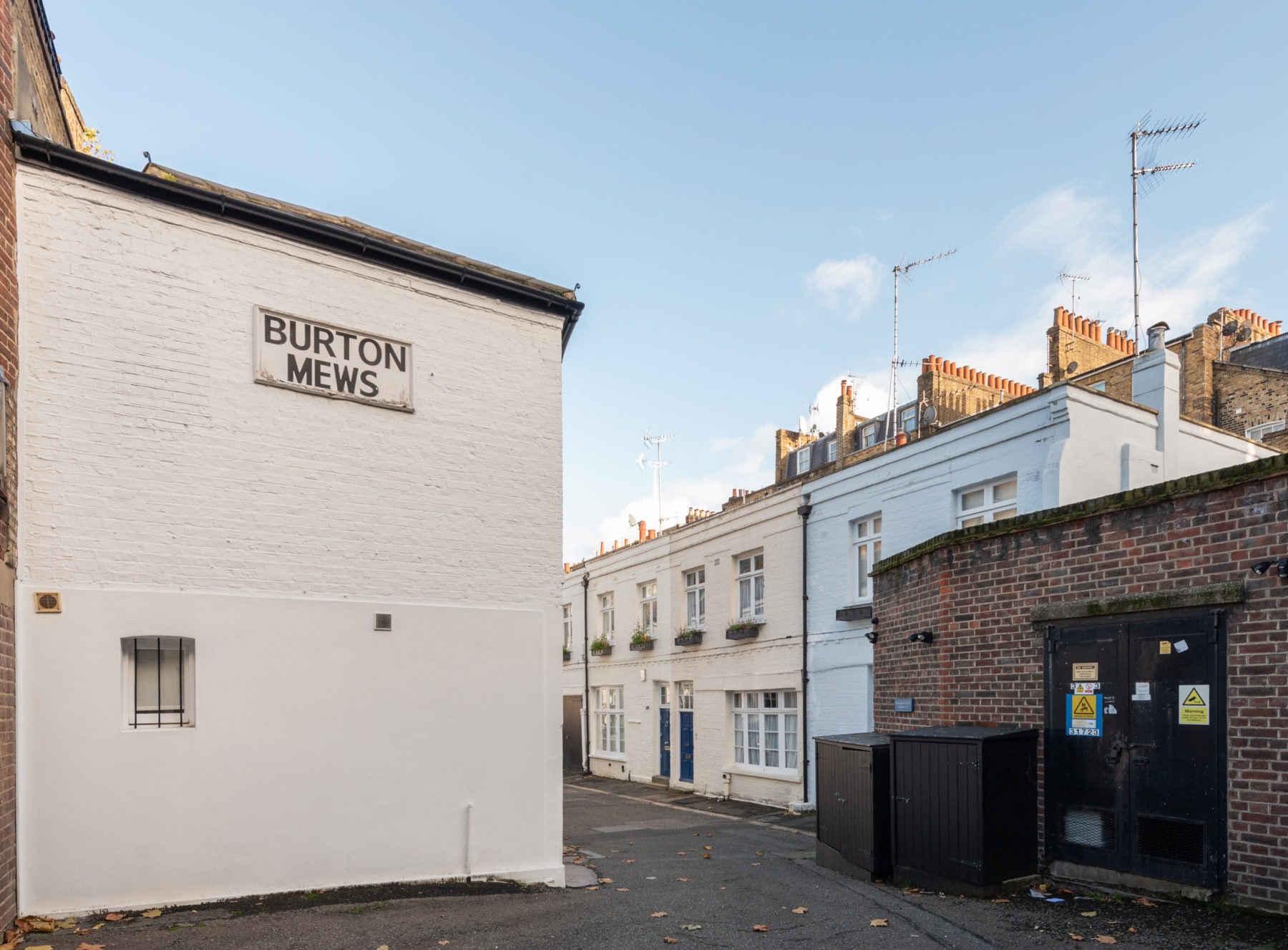 Understanding Mews Arches | Lurot Brand