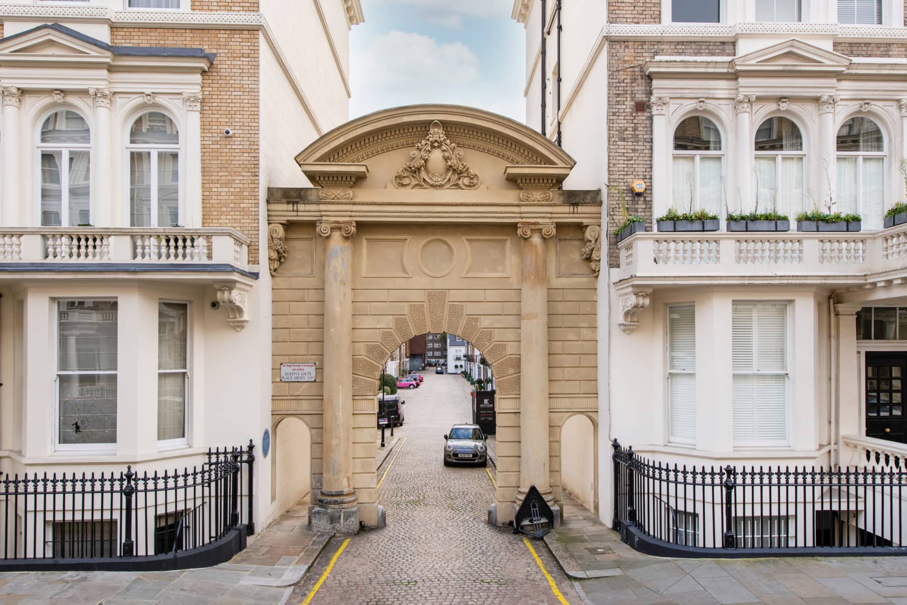 Understanding Mews Arches | Lurot Brand