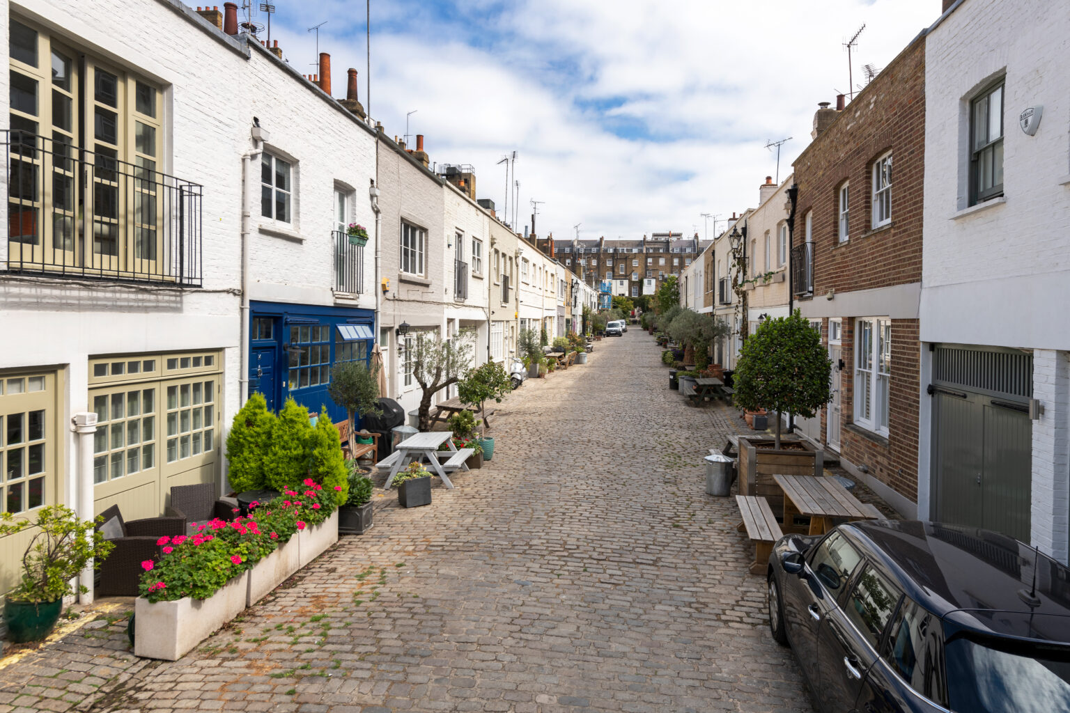 Spring 2025: 5 Of The Best London Mews To Visit | Lurot Brand