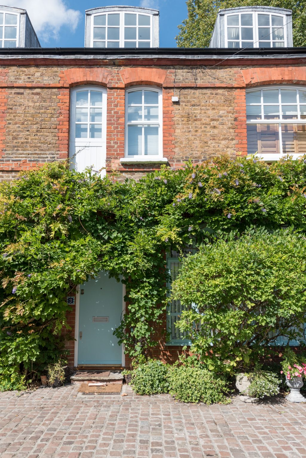 Five Beautiful Country Home Décor Ideas For Your Mews Property | Lurot ...